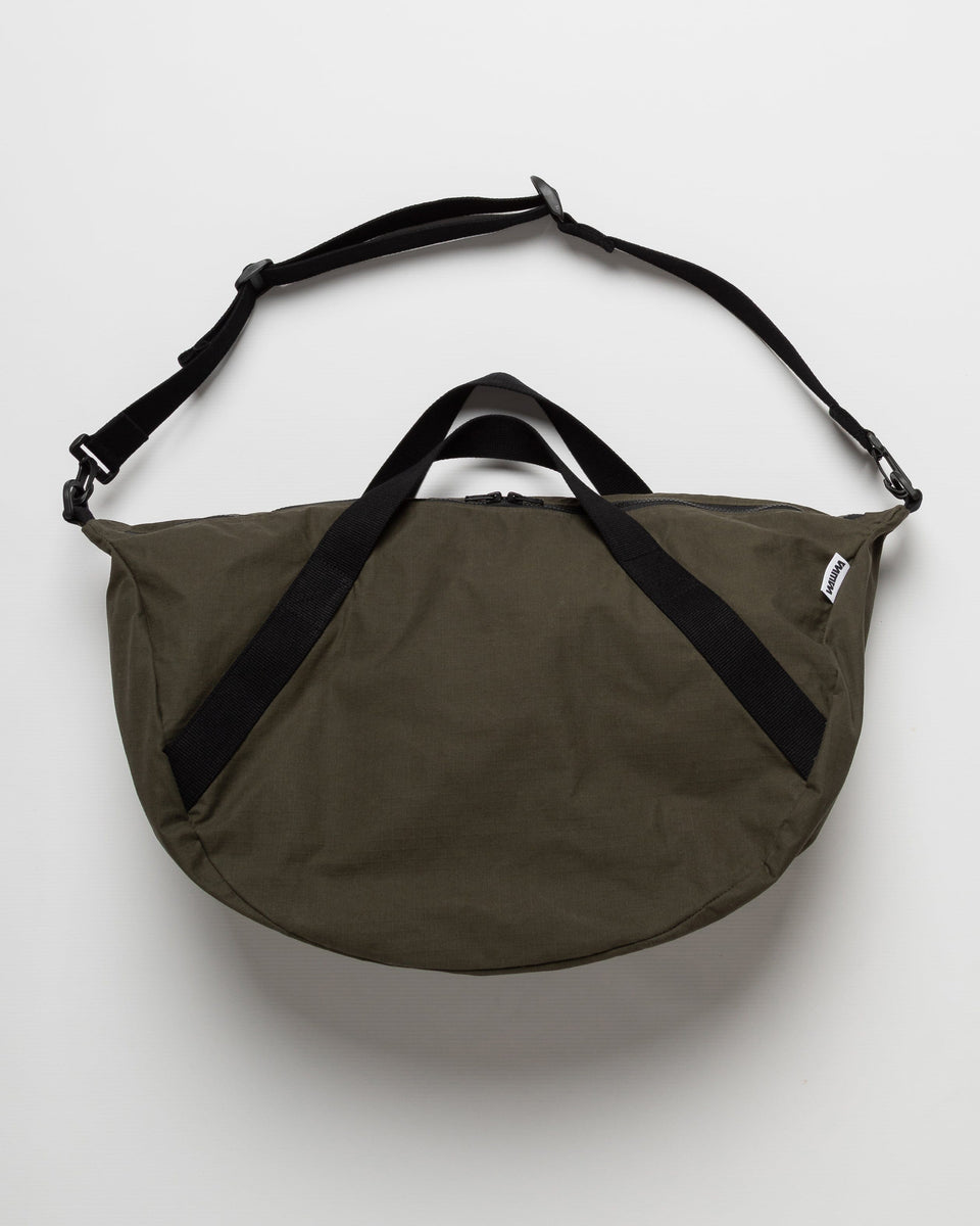 Water Resistant Duffle Bag - Dark Olive – WAWWA Ф
